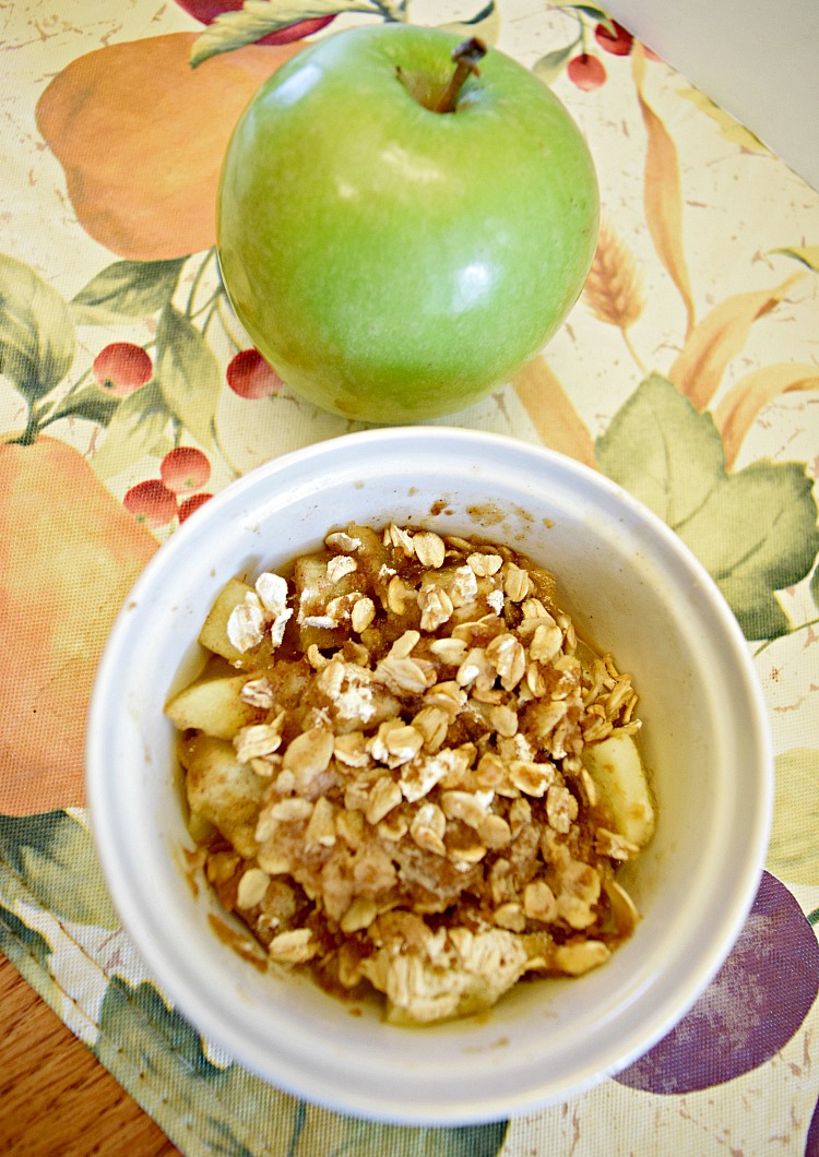 quick-apple-crisp-mom-home-guide - momhomeguide.com