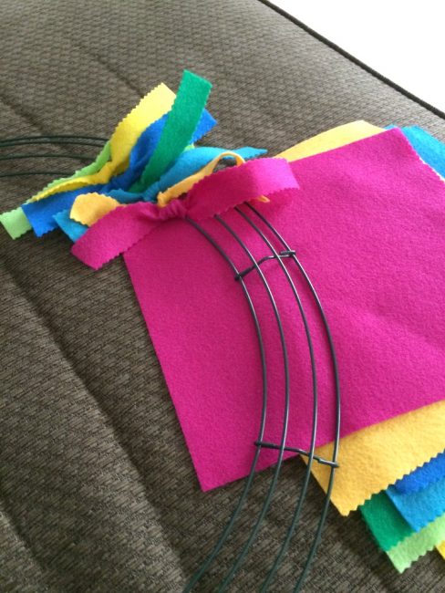 How to Create a Colorful Felt Wreath