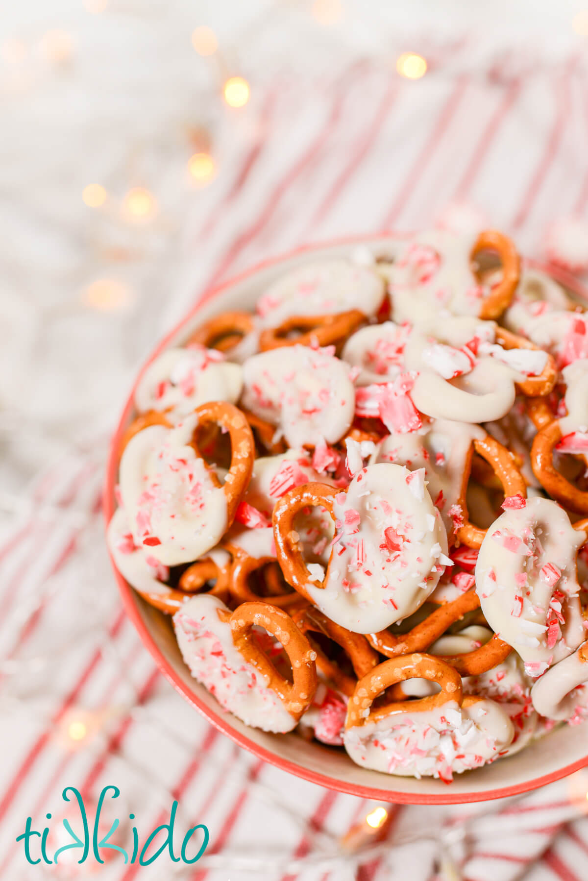 Peppermint-white-chocolate-covered-pretzels